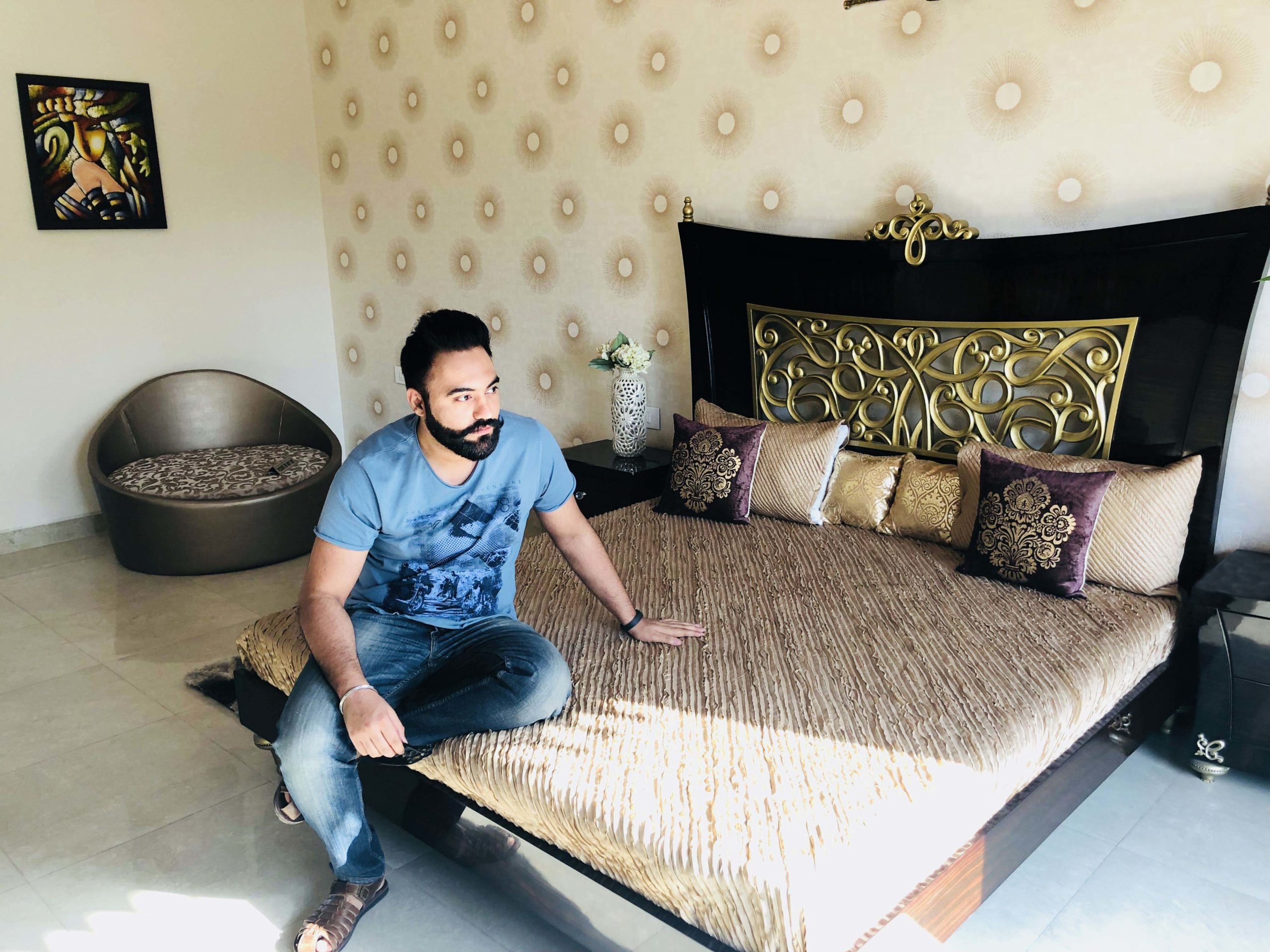 Arsh Singh - How To Launch & Grow A Highly Profitable Digital Business.